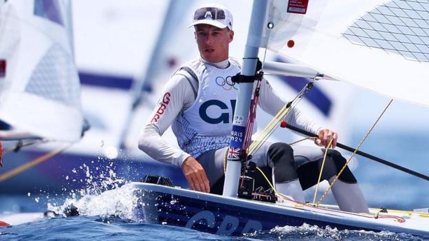 Micky Beckett denied podium finish amid shifting fortunes - BBC Sport