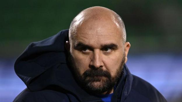 Mladen Zizovic: FK Radnicki 1923 manager dies during game - BBC Sport