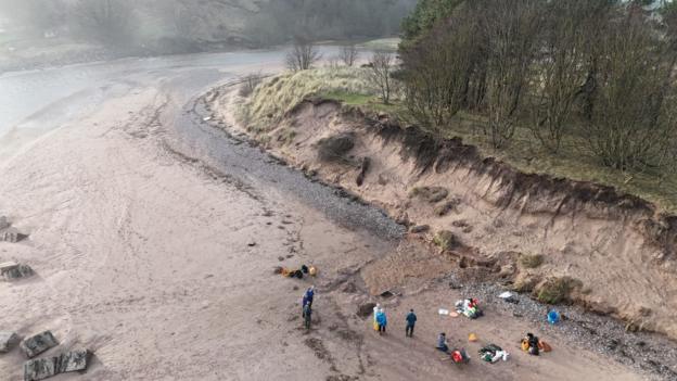 Roman footprints discovered on a beach in Scotland - BBC Newsround
