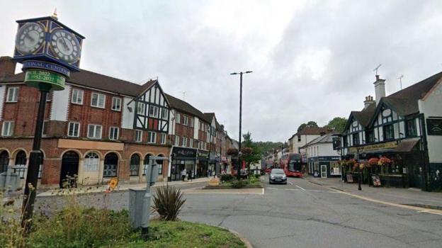 Tandridge council launches neighbourhood plan consultation - BBC News
