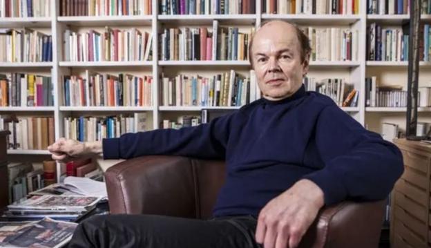 Headlines: 'Christopher Jefferies pay-out' and 'Asda fire' - BBC News
