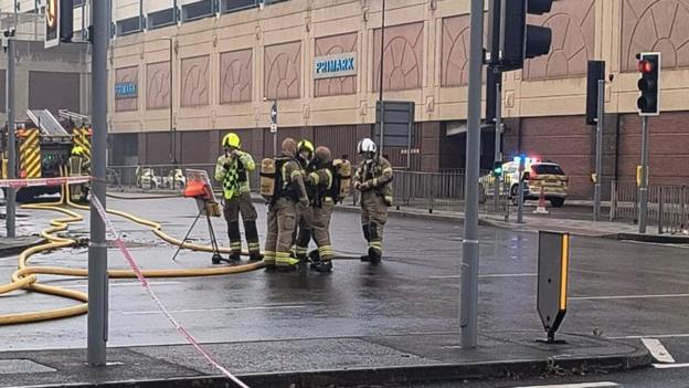 Bus fire closes area around Southgate Avenue in Crawley - BBC News
