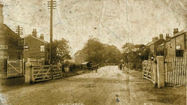 Restored photos show how Preston has changed over the years - BBC News