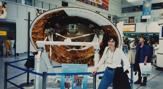 UK gets first female Astronomer Royal in 350 years - BBC News