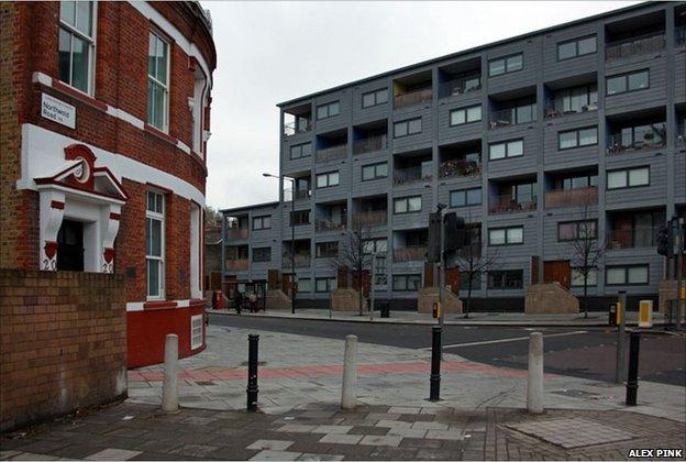 Then and now: Hackney revisited - BBC News