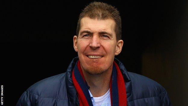 Aussie Rules legend Stynes dies - BBC Sport