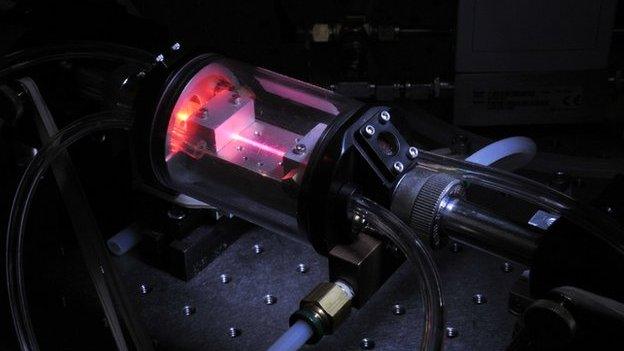 X-ray lasers from tabletop device - BBC News