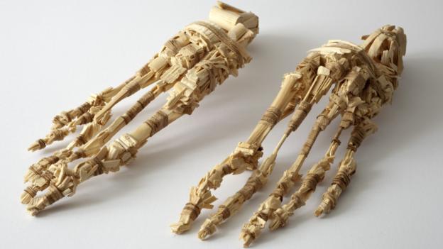 Threadneedle Prize: Tina Jenkins wins £20,000 award - BBC News