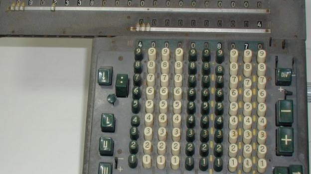In pictures: How Cambridge Computer Lab changed the world - BBC News