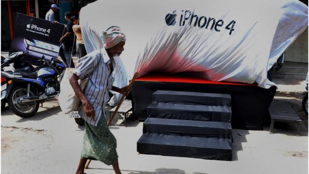 Freedom 251: India firm launches 'world's cheapest' smartphone - BBC News