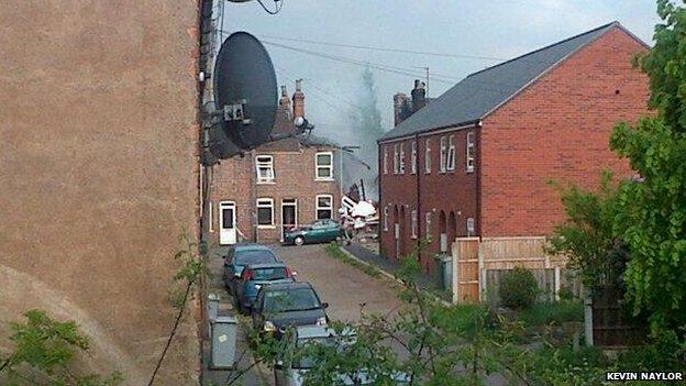Man killed and four injured in Newark house blast - BBC News