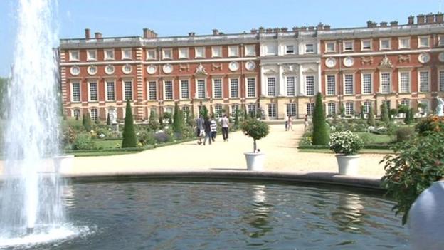 Hampton Court celebrates 500 years - BBC News