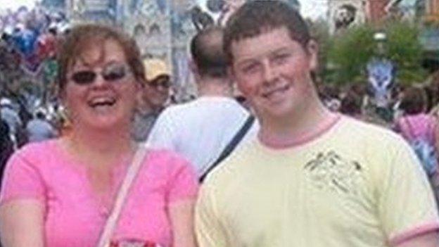 Sharkey fire killer Scott Snowden stripped of assets - BBC News