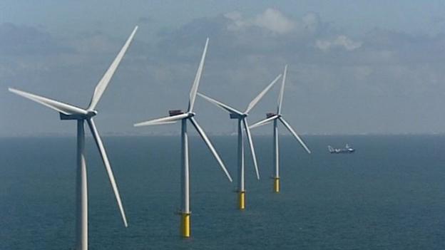 Skegness wind turbine trial to light up pier in UK first - BBC News