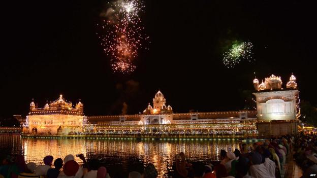 Day in pictures: 2 September 2013 - BBC News