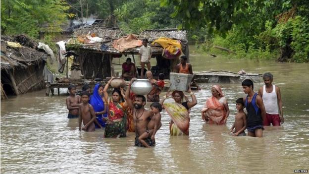 In pictures: Bihar floods - BBC News