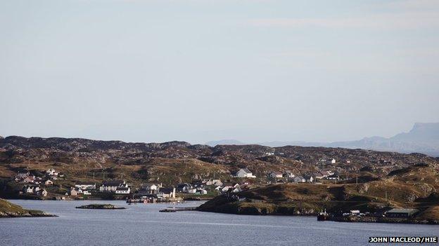 Grant to aid community takeover of Scalpay - BBC News