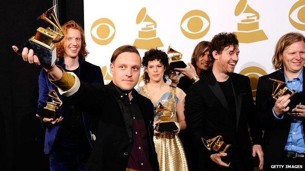Beck, Arcade Fire and the music videos inviting fans in - BBC News