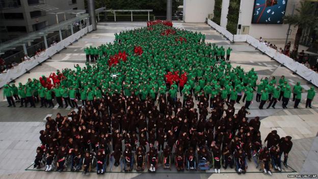 Day in pictures: 22 November 2013 - BBC News