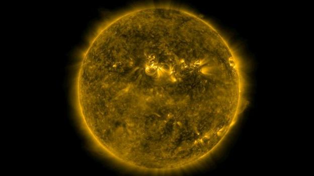 Solar wind 'triggers lightning on Earth' - BBC News