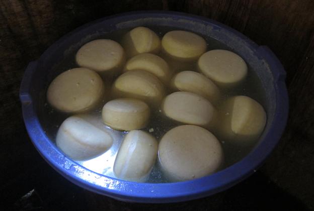 The rare art of cheese-making in DR Congo - BBC News