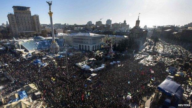 Ukraine rally in Maidan targets Yanukovych - BBC News