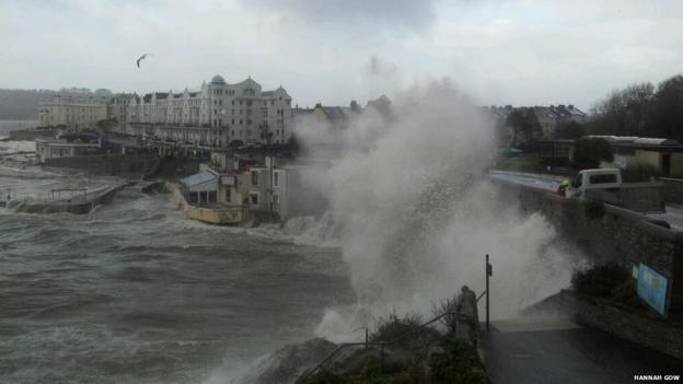 In pictures: Strong winds and rain batter the UK - BBC News