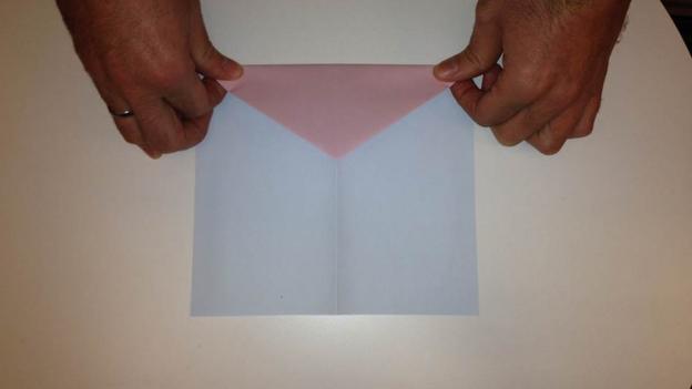 Guide: How to make perfect paper planes - BBC Newsround