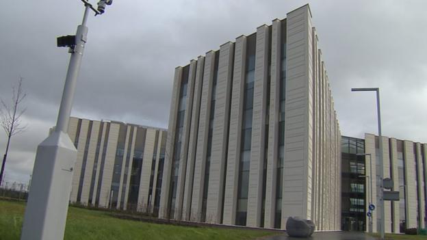 Serious crime gangs in Scotland 'diversifying' - BBC News