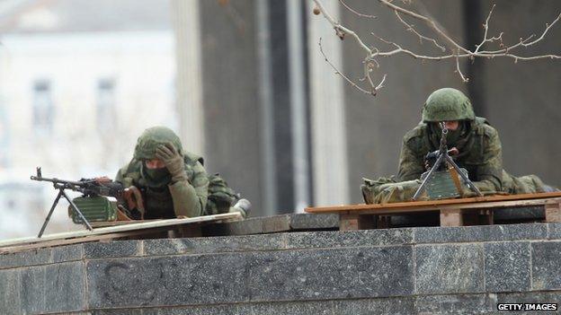 Ukraine crisis: Crimea leader appeals to Putin for help - BBC News