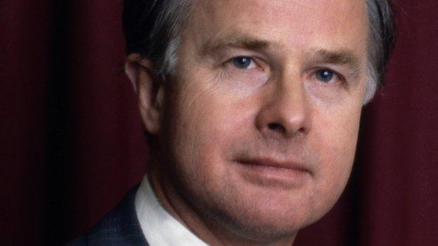 Obituary: Former BBC political editor David Holmes - BBC News