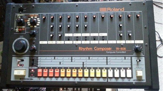 Ikutaro Kakehashi: Roland founder and music pioneer dies aged 87 - BBC News