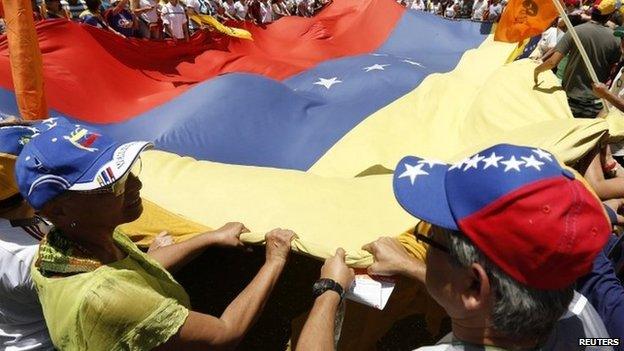 'Two killed' in Venezuela protests - BBC News