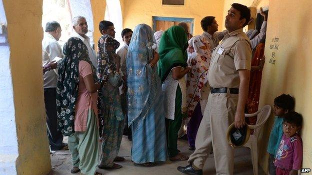 India election: Voting ends on first key polling day - BBC News