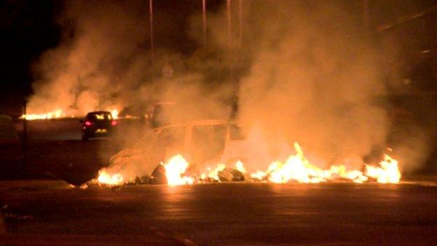 Police fear UDA trouble in Carrickfergus - BBC News