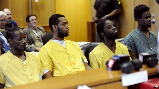 Detroit 'mob beating' suspect pleads guilty - BBC News