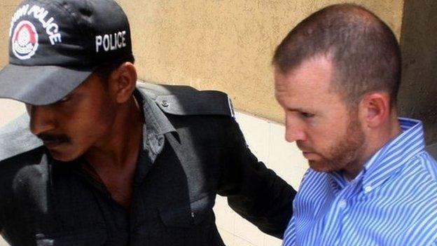 Pakistan drops ammunition case against FBI agent - BBC News