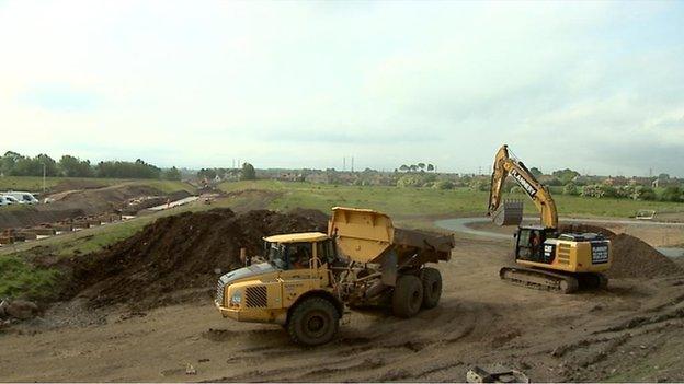 Plans for £200m urban community near Edinburgh - BBC News