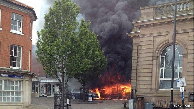 Fakenham fire: Five families made homeless - BBC News