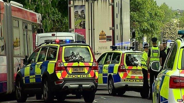 Police probing Karen Gillanders death in Aberdeen close road - BBC News