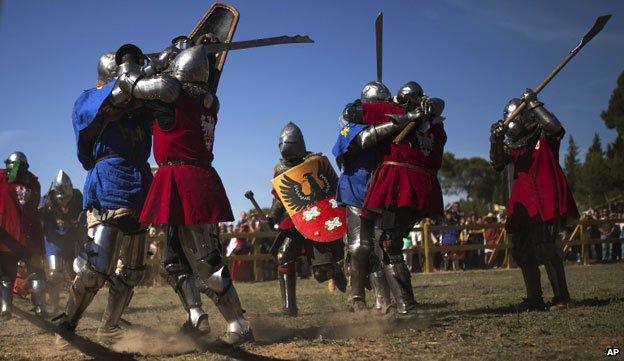 Falling in love with medieval armed combat - BBC News