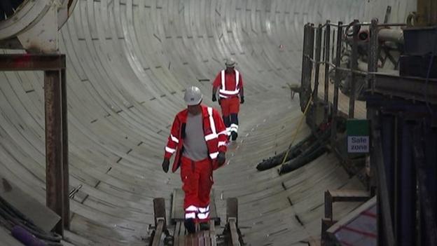 London Crossrail 2 'preferred route' outlined by mayor - BBC News
