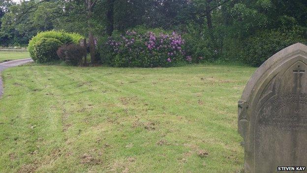 England team's first Romany footballer 'deserves recognition' - BBC News