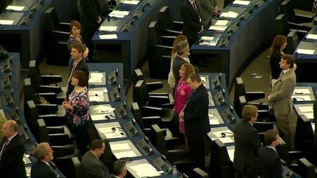 Nigel Farage leads UKIP protest at EU Parliament - BBC News