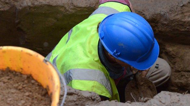Jersey excavation of WW2 German camp turns up new items - BBC News