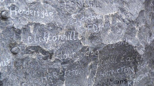Kelsae Stane: £40,000 public artwork is unveiled in Kelso - BBC News