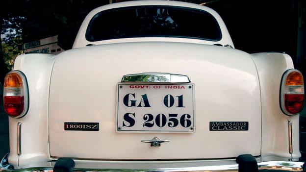 Why makers of iconic Ambassador car have lost faith in India - BBC News