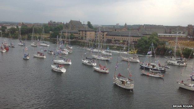 Glasgow 2014: Huge Commonwealth flotilla on River Clyde - BBC News