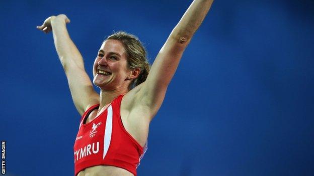 Glasgow 2014: Rain clouds have silver lining for Sally Peake - BBC Sport
