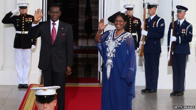Barack Obama hails 'new Africa emerging' - BBC News